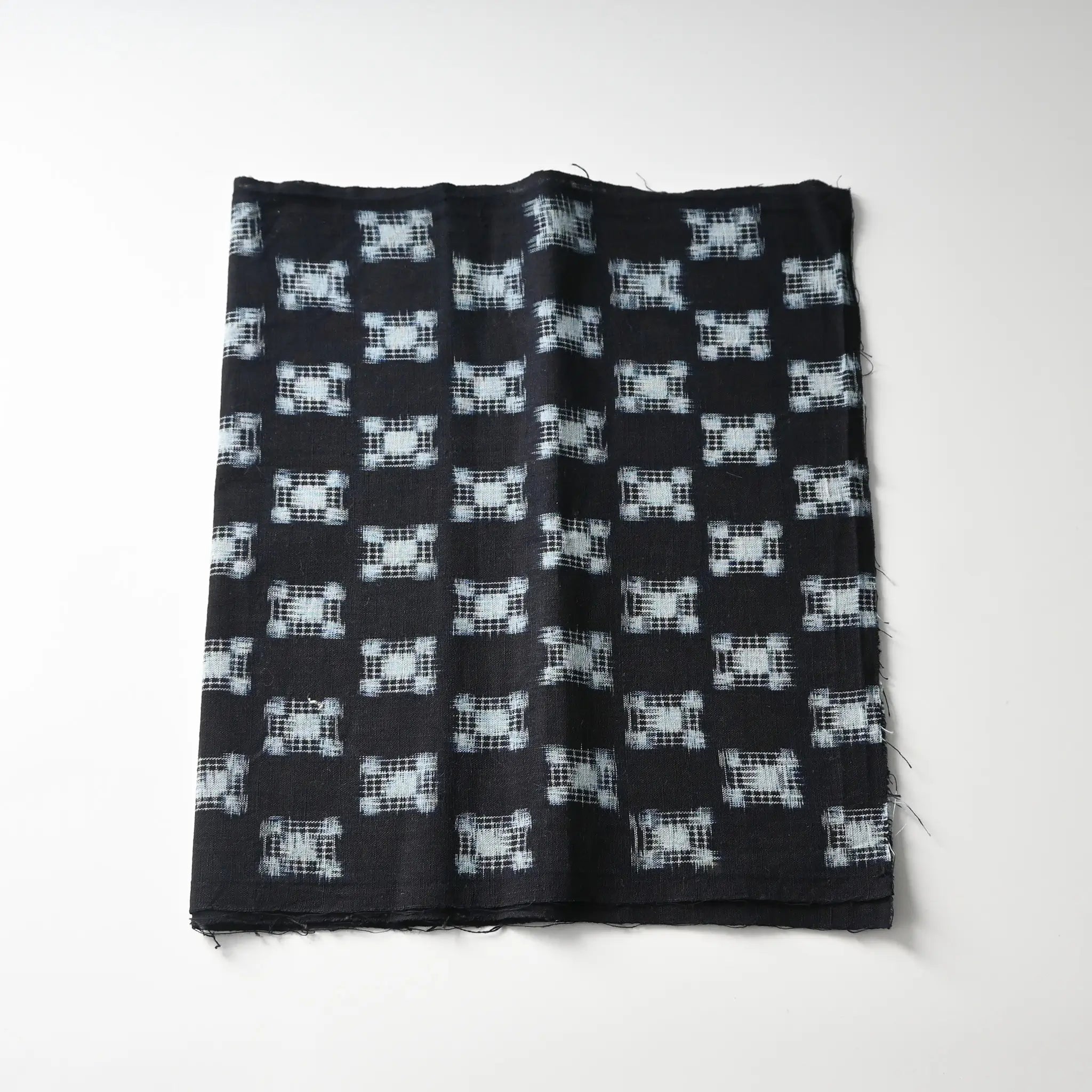 Vintage Indigo Kasuri Cotton Piece Igeta Pattern | Ziguzagu Textiles